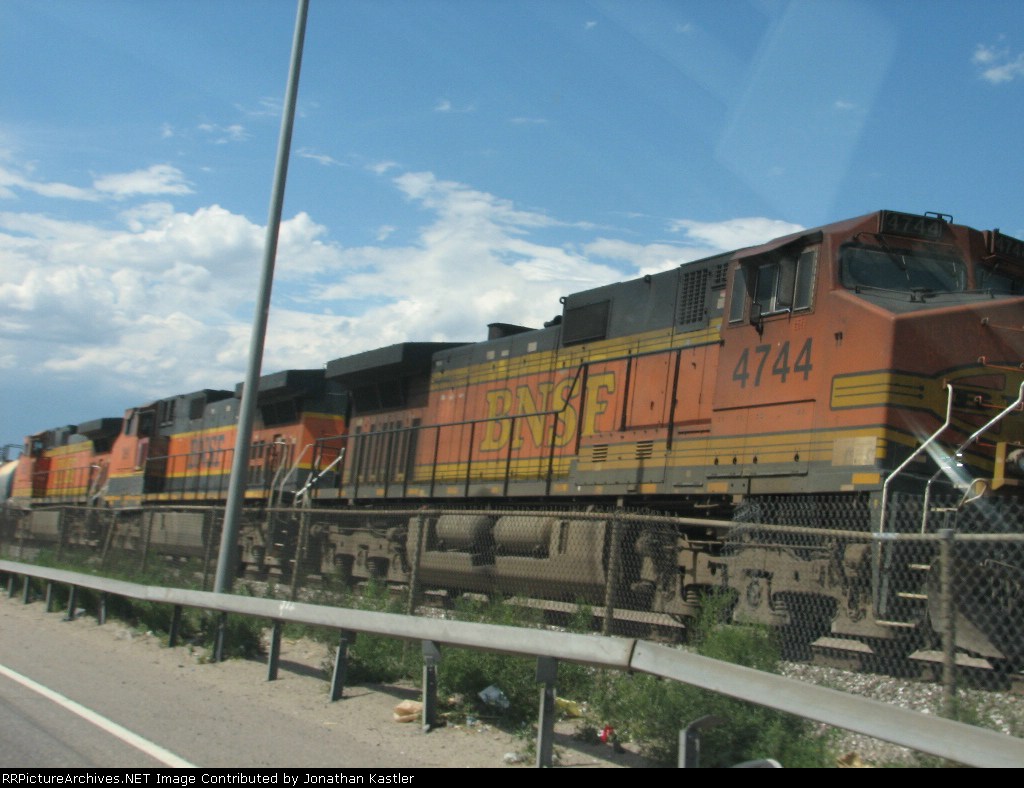 BNSF 4744